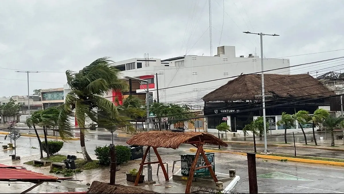 Huracán Beryl toca tierra en Quintana Roo, al sureste de México - teleSUR