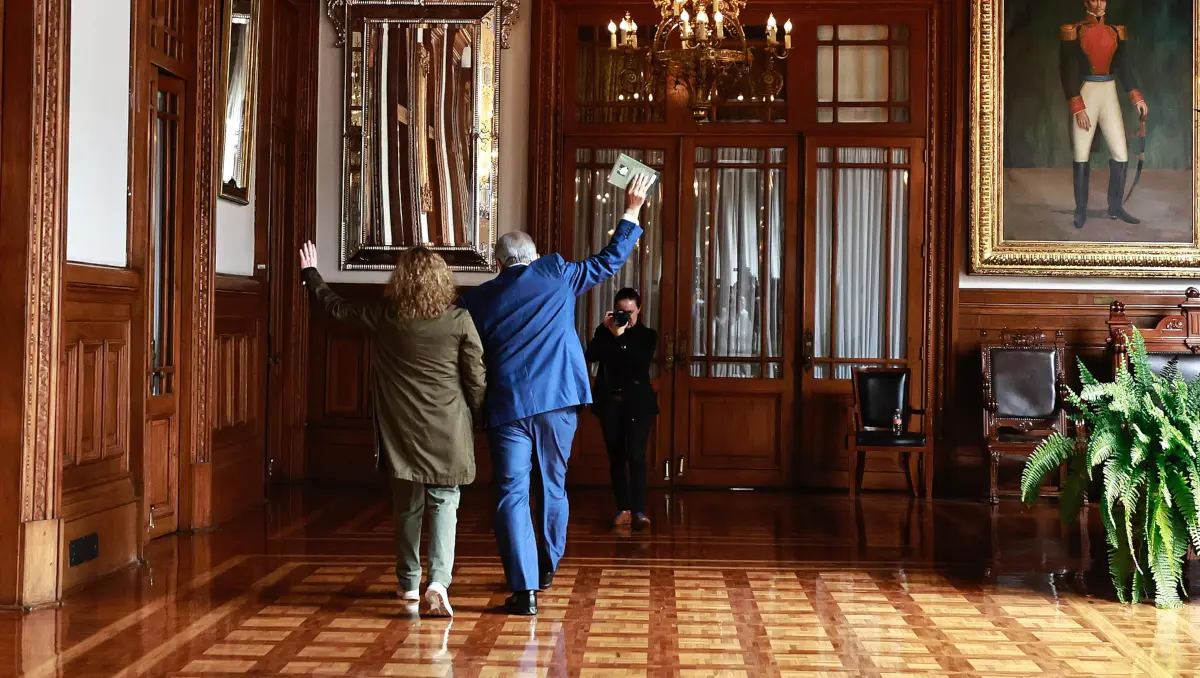 AMLO y la 4T - teleSUR