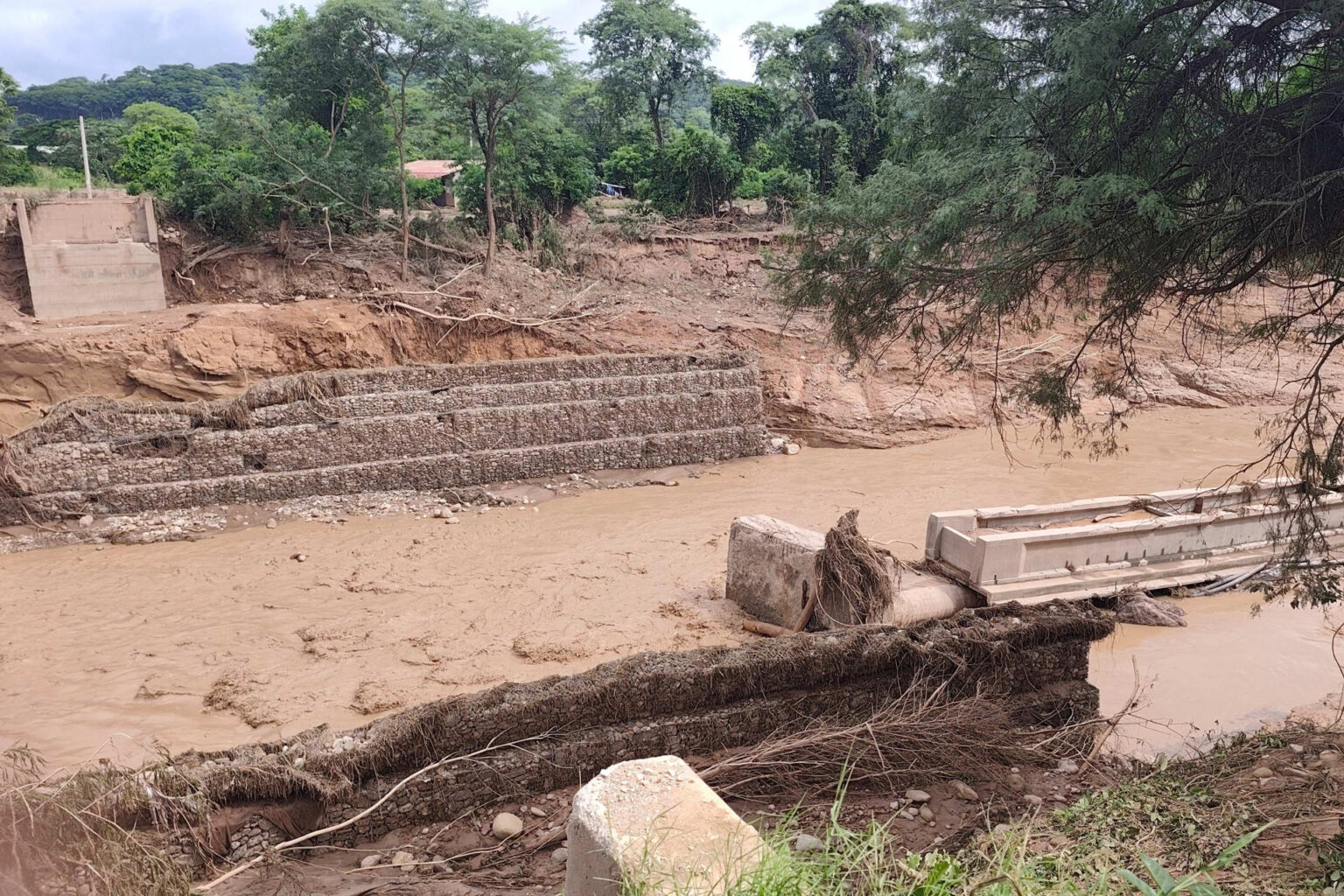 Inundaciones en Bolivia dejan siete muertos - teleSUR