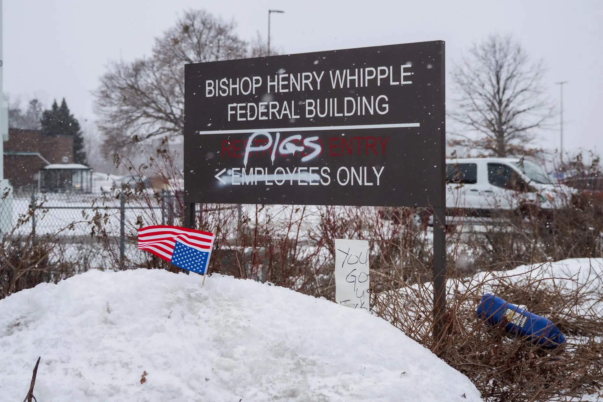 Jueza prohíbe uso de la fuerza por el ICE en Minnesota