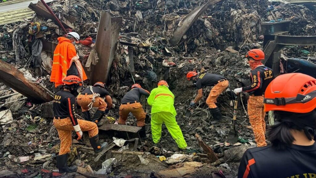 Suben a 32 los muertos por alud en un vertedero de Filipinas